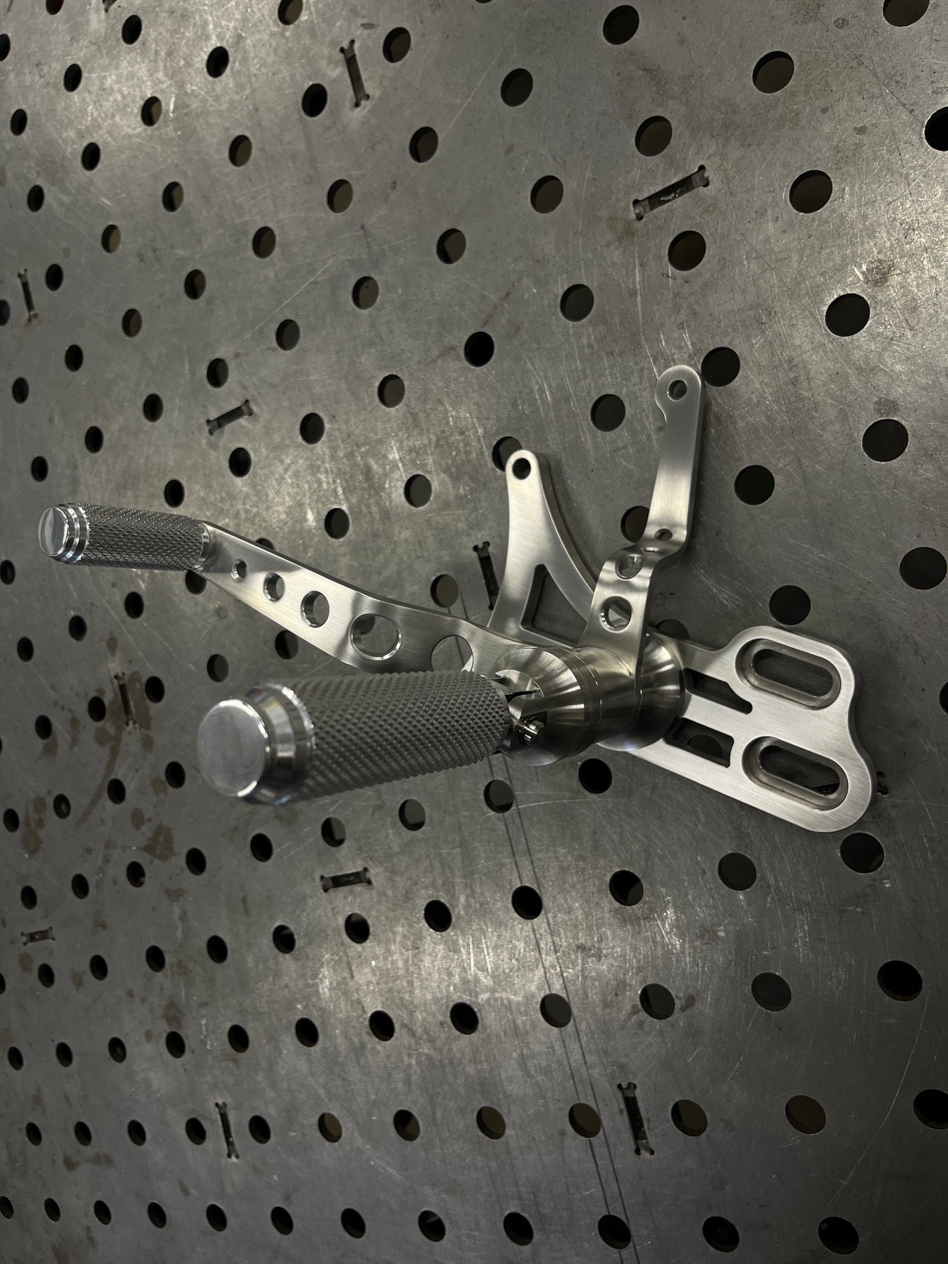 Harley Shovelhead Mid Controls – Famous Fabricator